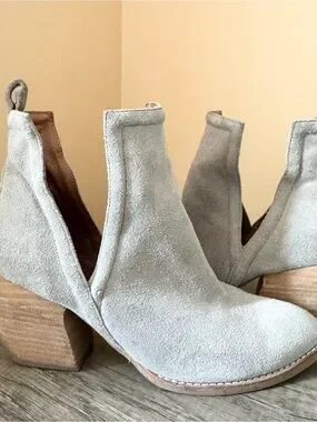 Jeffrey Campbell | Shoes | Jeffrey Campbell Orwell Side Slit Suede ...